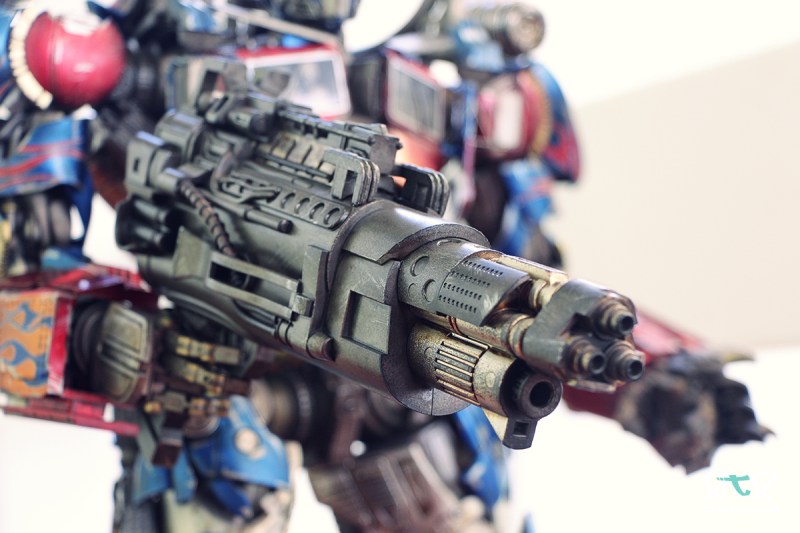 *REVIEW* ThreeA – DOTM Optimus Prime | Rad Toy Review